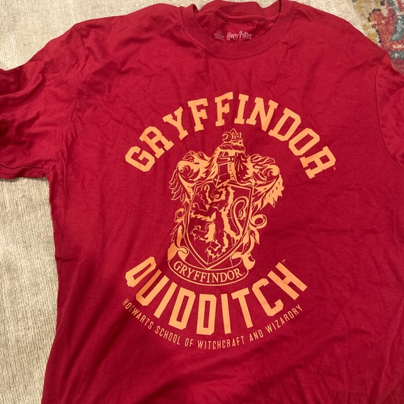 Warner Bros. | Shirts | New Harry Potter World Of Wizarding Red ...